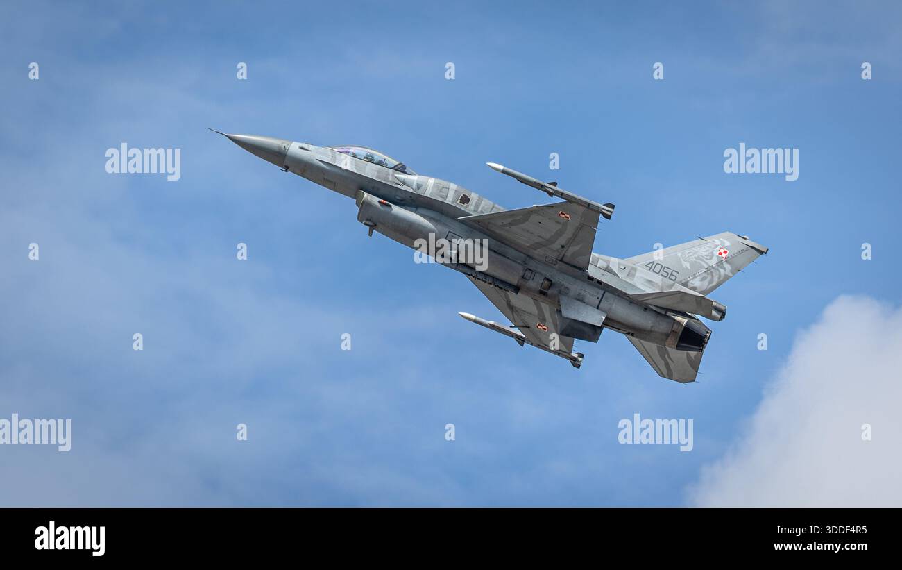 Polish Air Force - General Dynamics F-16C Fighting Falcon, airborne at ...