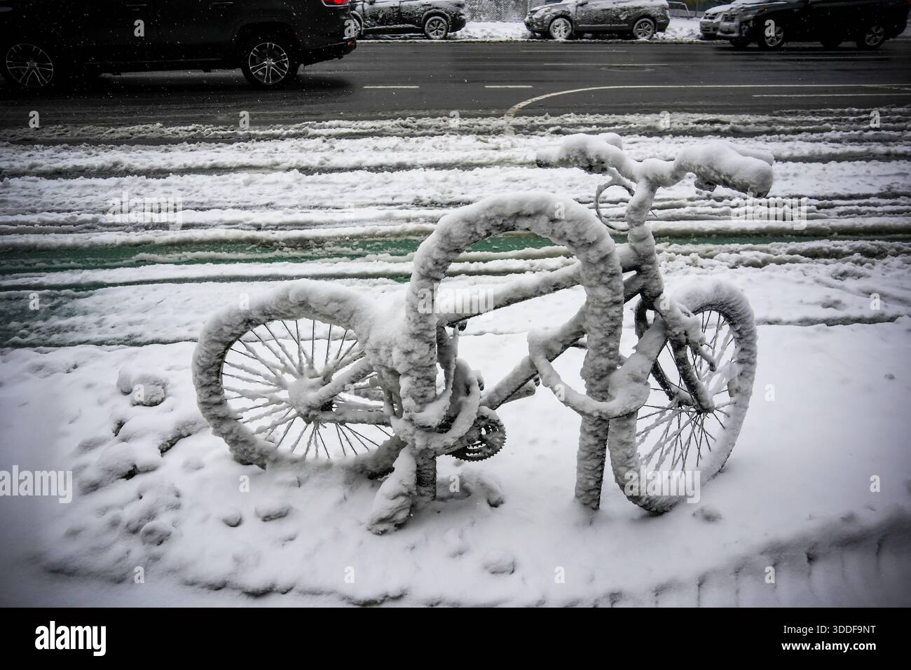 Winter wonderland of snow in Chelsea in New York after the first ...