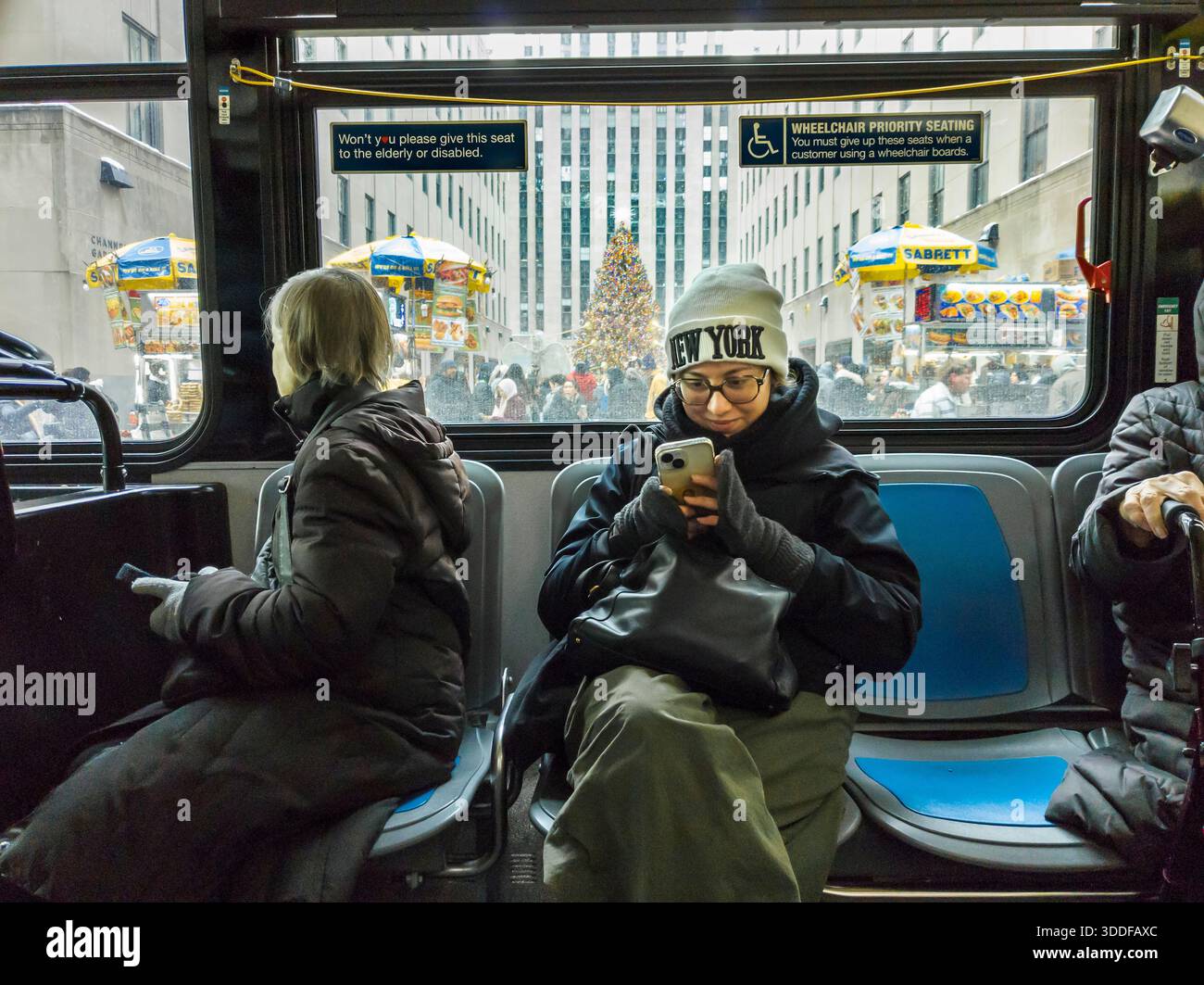 2025 rockefeller center christmas tree hi-res stock photography and ...