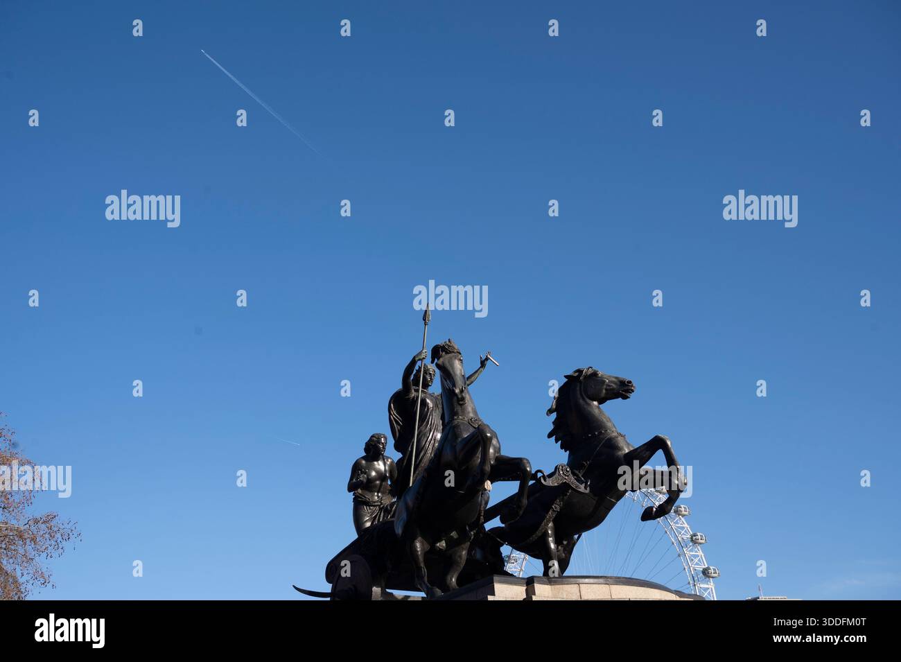 London; Westminster Bridge, statue of Boudica/ Boadicia, Queen of the ...