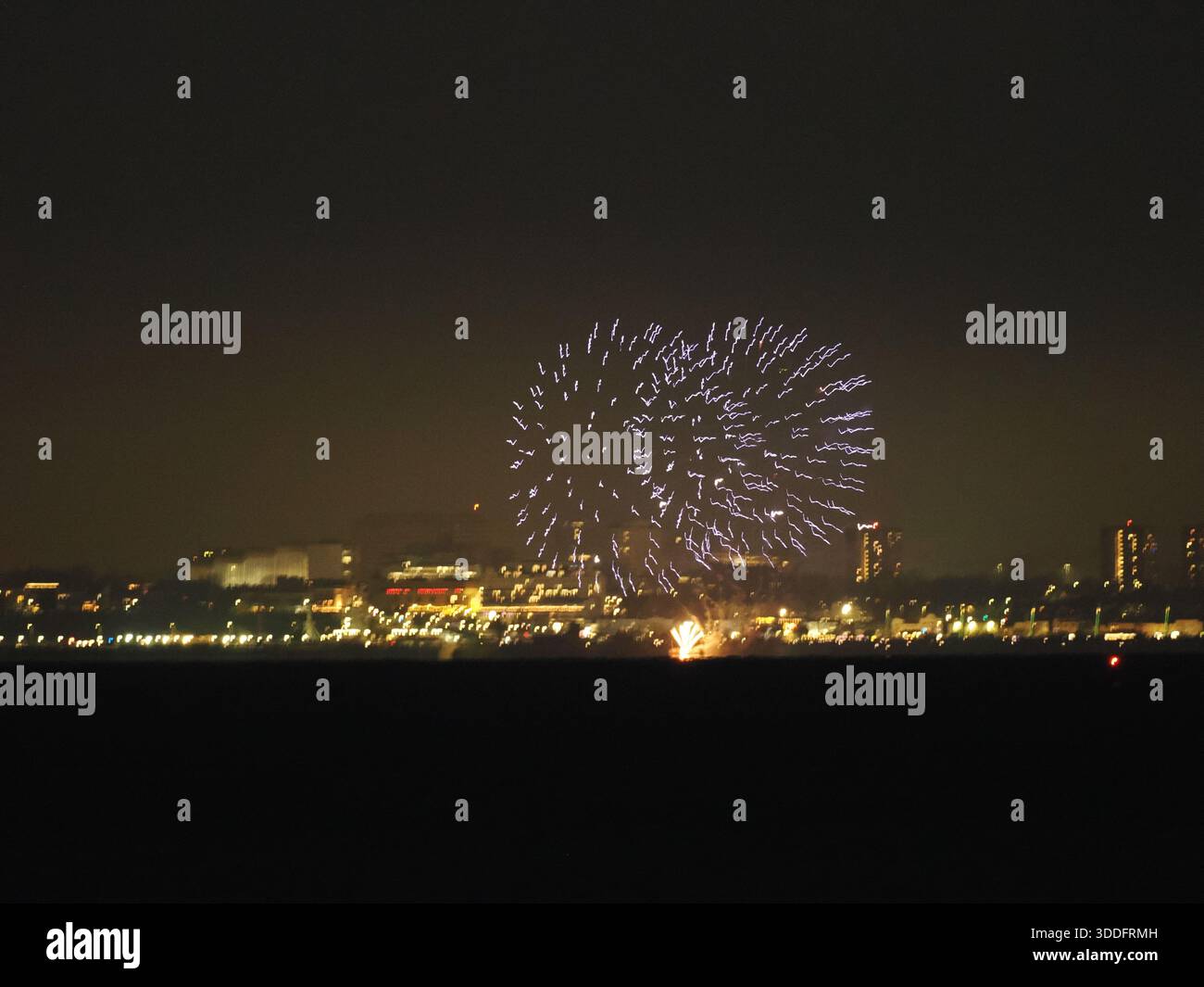 Sheerness, Kent, UK. 31st Dec, 2025. The Southend-on-sea in Essex 6pm ...