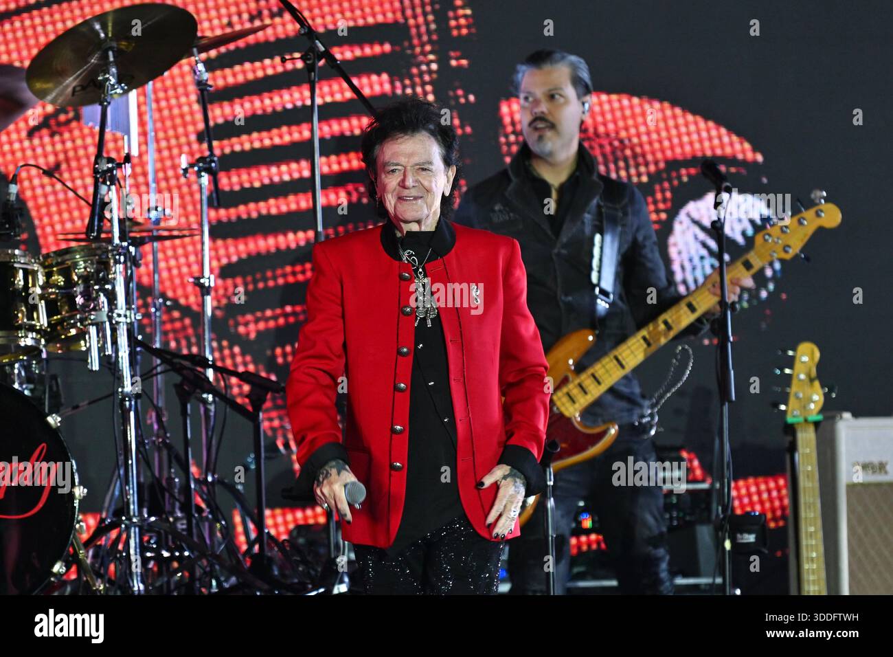 Russell Charles Hitchcock, A lead vocalist of Australia band Air Supply ...