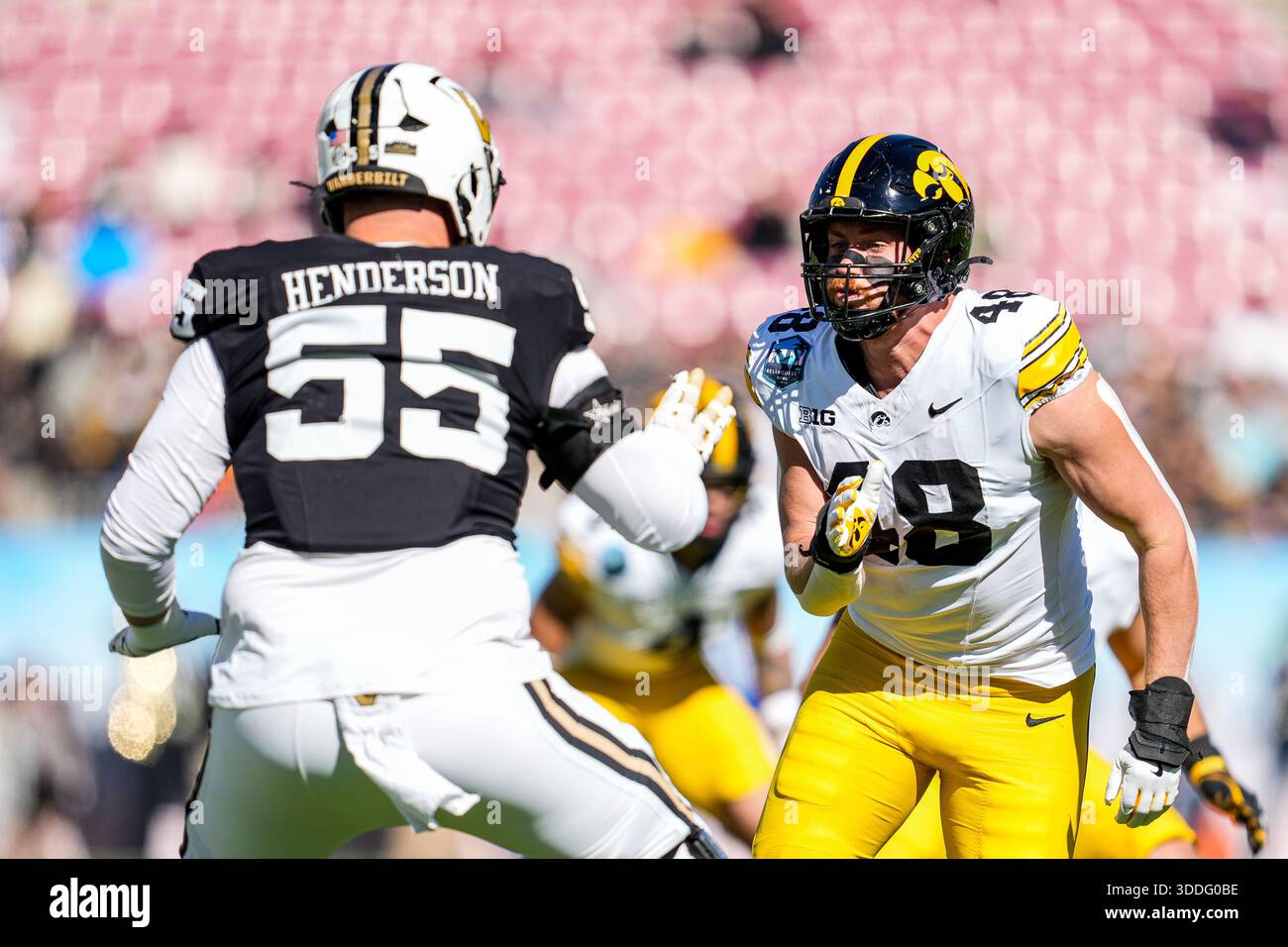 TAMPA, FL - DECEMBER 31: Iowa Hawkeyes defensive end Max Llewellyn (48 ...