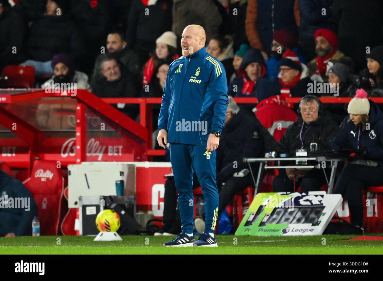 Sean Dyche, Nottingham Forest head coach during the Premier League ...