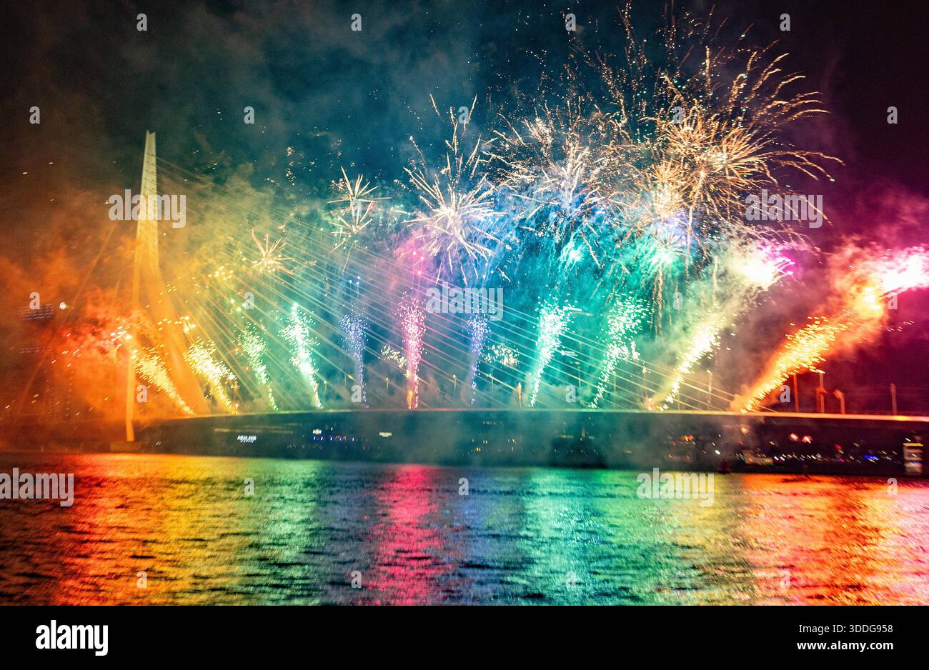 ROTTERDAM - The new year will be heralded with a fireworks display ...
