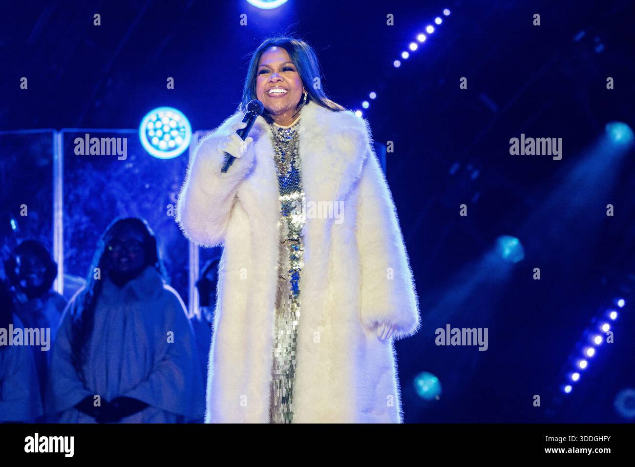 CeCe Winans & the Fisk Jubilee Singers perform at New Year's Eve Live ...