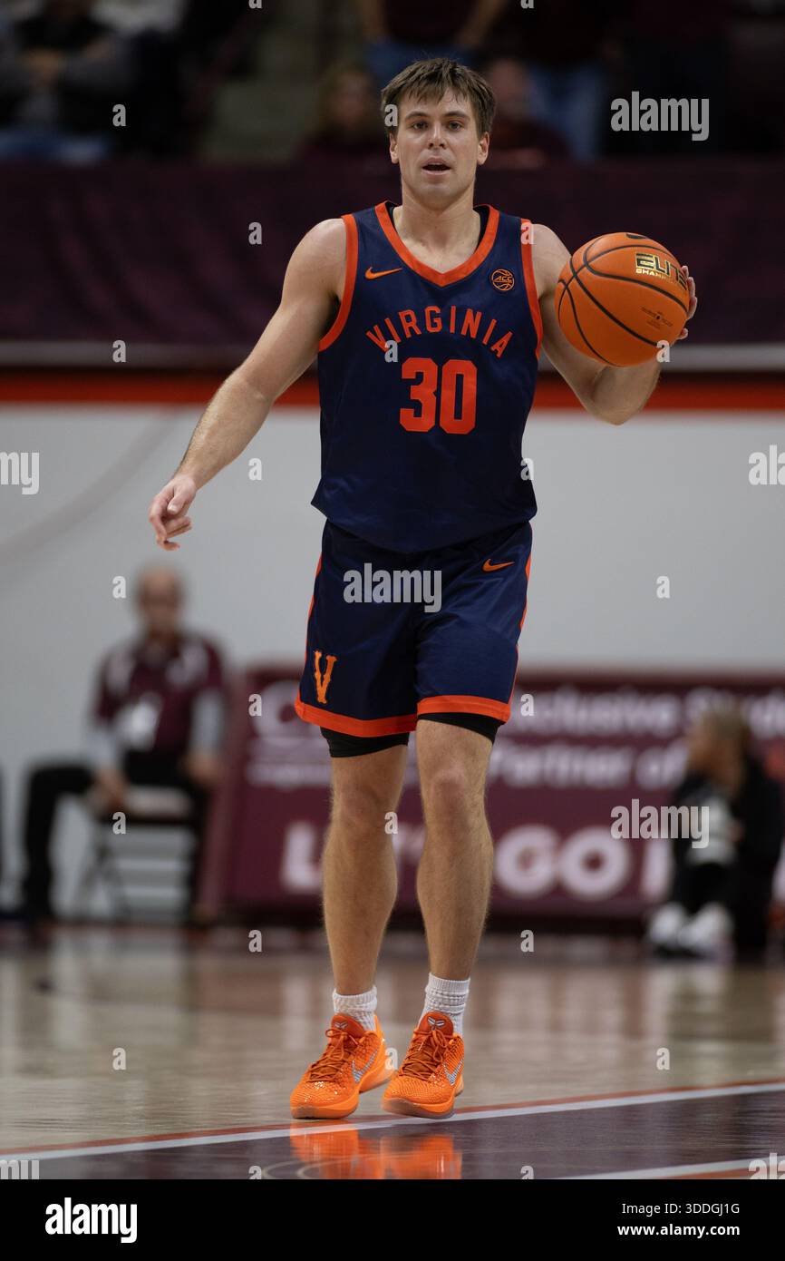 Virginia Cavaliers guard Dallin Hall (30) dribbles the ball at Cassell ...
