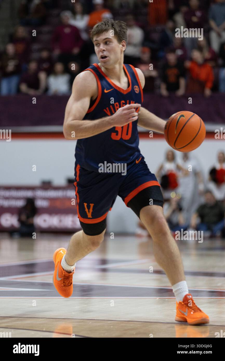 Virginia Cavaliers guard Dallin Hall (30) handles the ball at Cassell ...