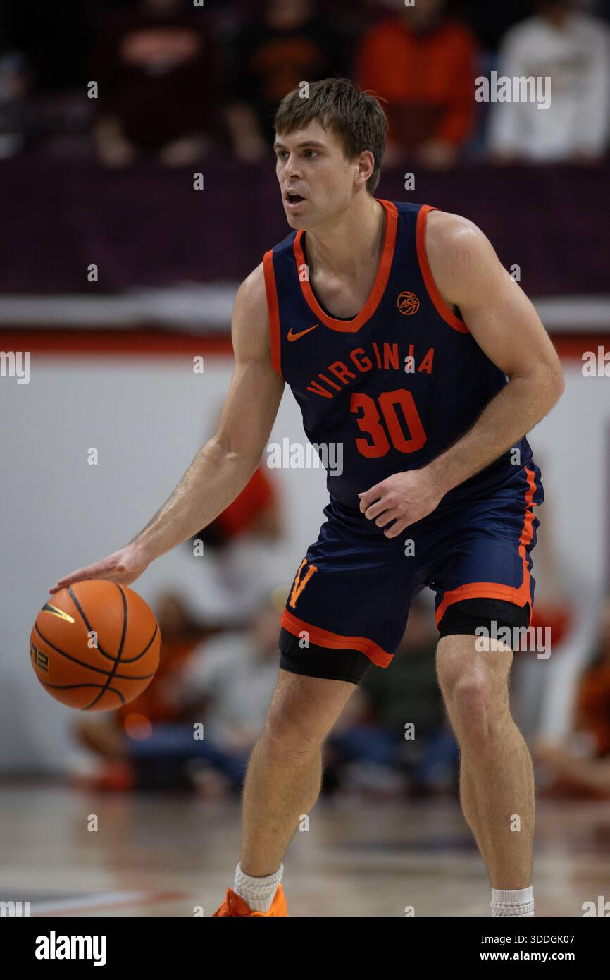 Virginia Cavaliers guard Dallin Hall (30) dribbles the ball at Cassell ...