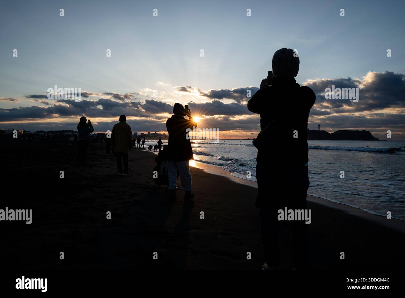 Tokyo japan january 2026 sun hi-res stock photography and images - Alamy