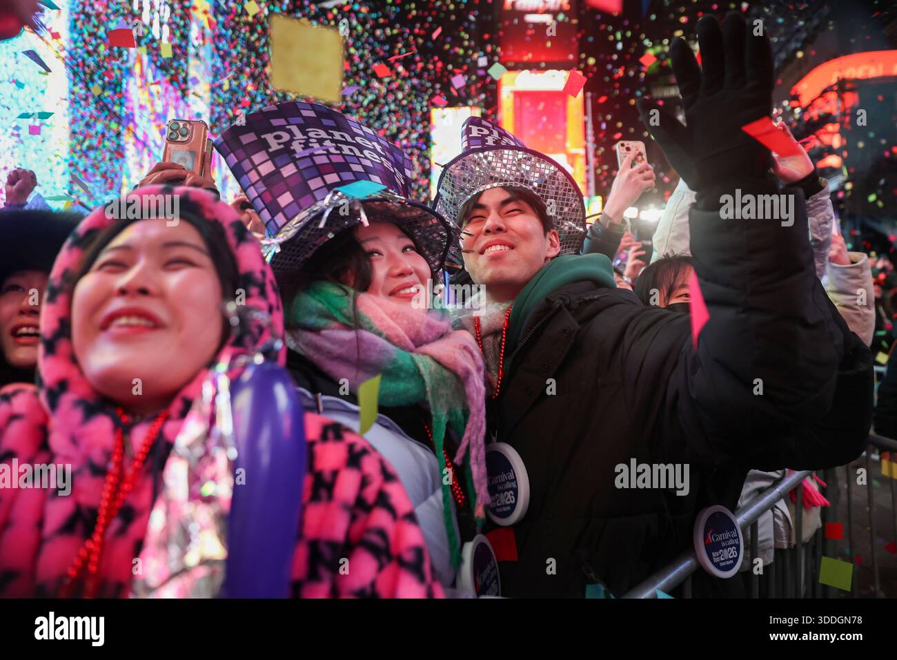 John Lee, right, and Gaon Kim celebrate the start of 2026 during New ...