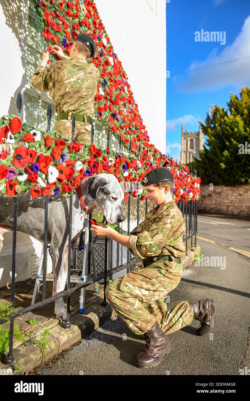 Boys from Gloucestershire Army Cadet Force (Wotton-under-Edge Platoon ...