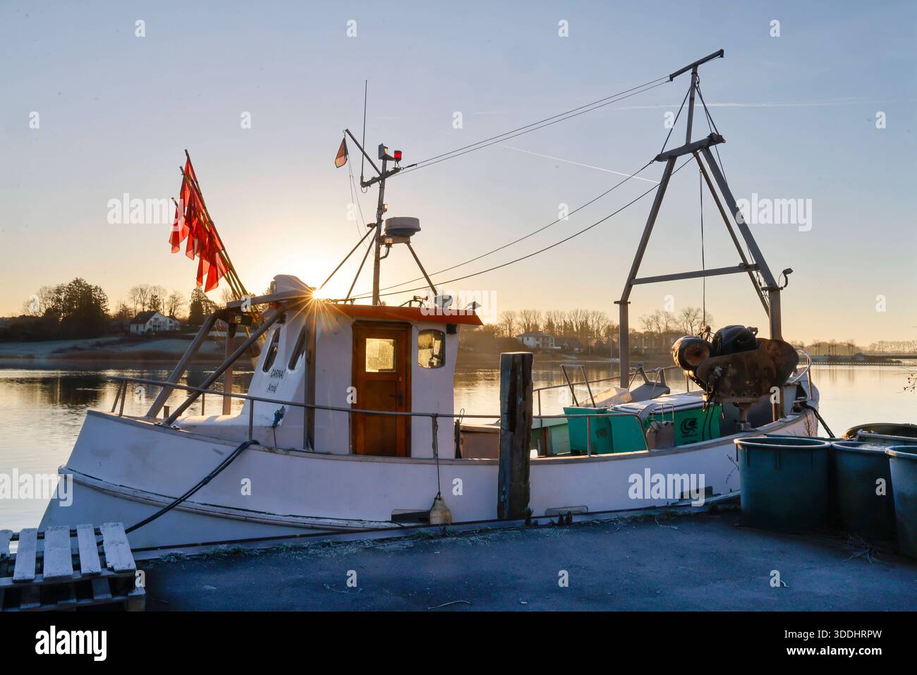 Steeg mit kleinen Fischerbooten in Kappeln an der Schlei 26.12.25 Stock ...