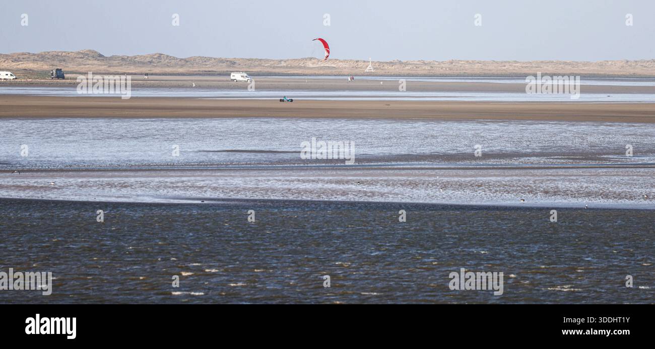 Autostrand in Romo an der Nordsee 28.12.25 *** Car beach in Romo on the ...