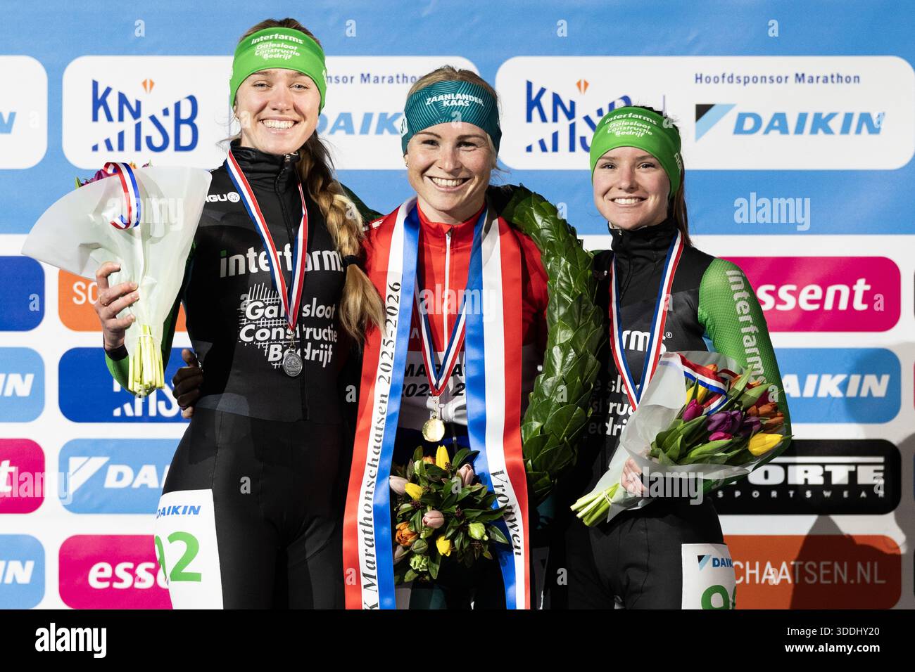 HEERENVEEN - Winner Marijke Groenewoud among Kim Talsma (L) (second ...