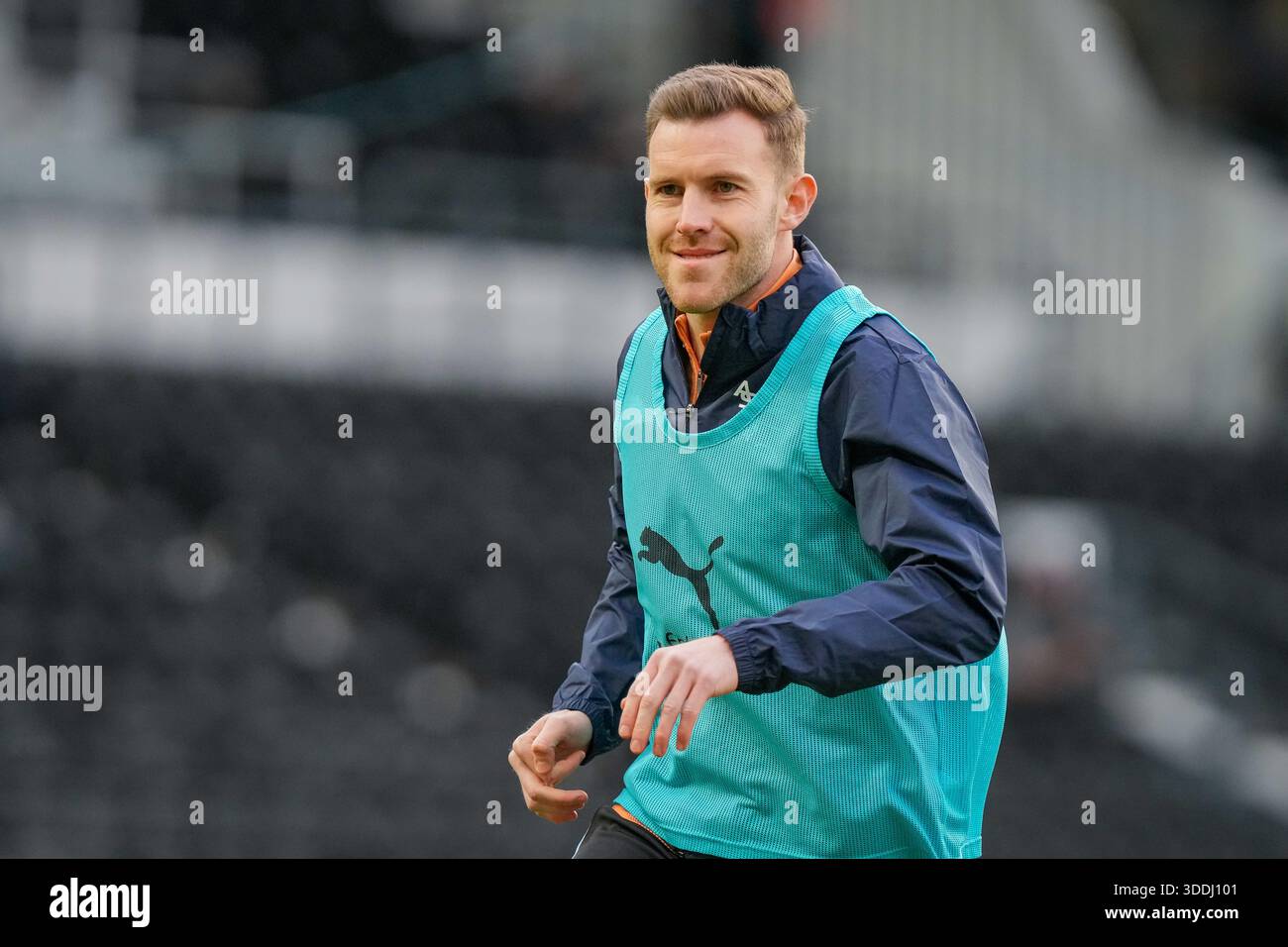 Callum Elder of Derby County warms up during the Sky Bet Championship ...
