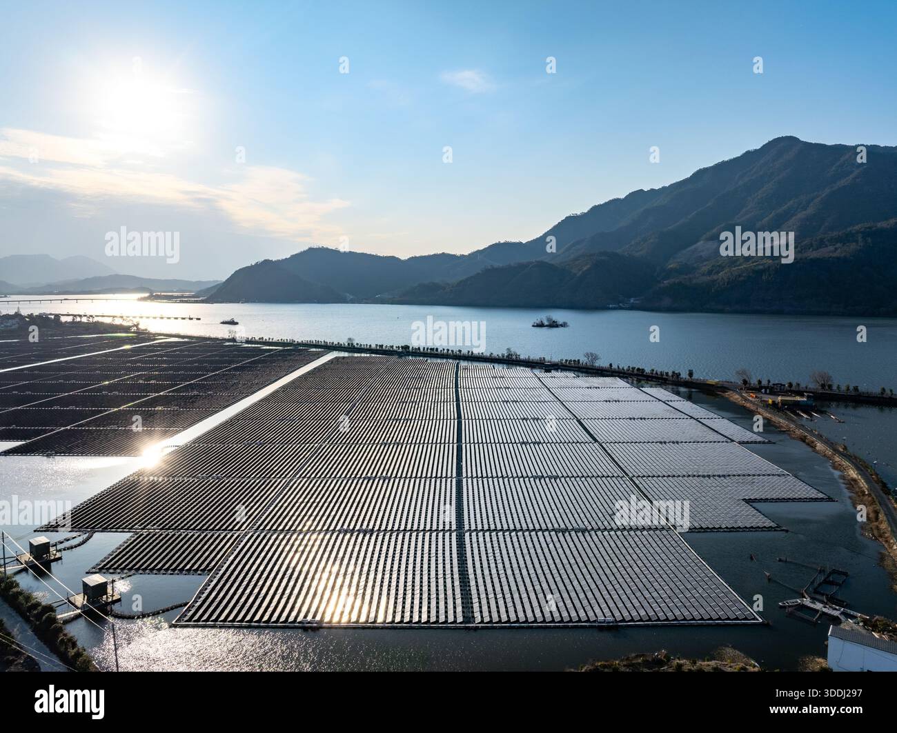 Solar pv farm aerial view hi-res stock photography and images - Alamy