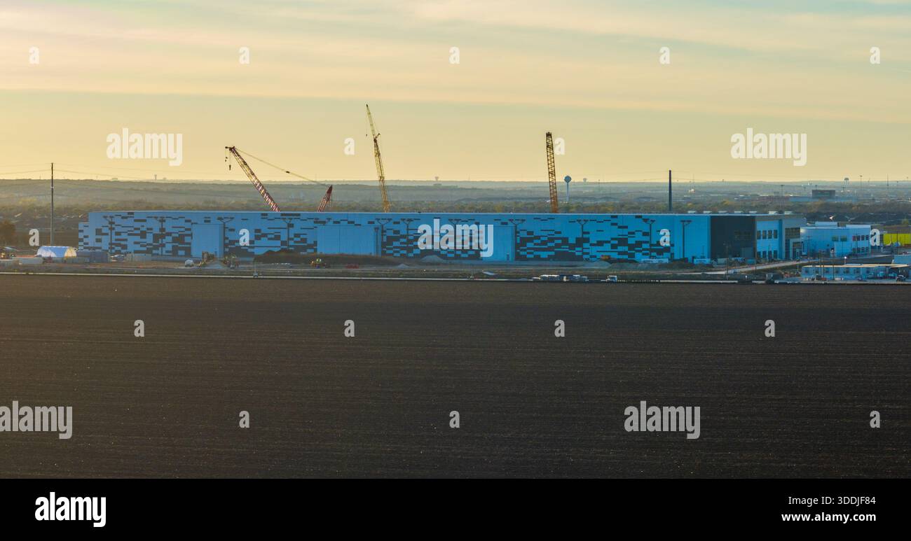 Skybox data centers llc hi-res stock photography and images - Alamy