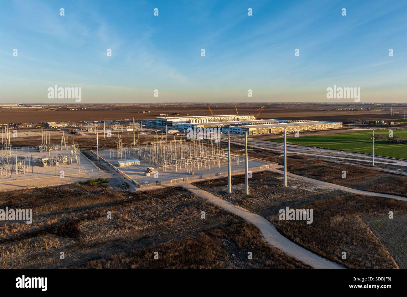 Skybox data centers llc hi-res stock photography and images - Alamy