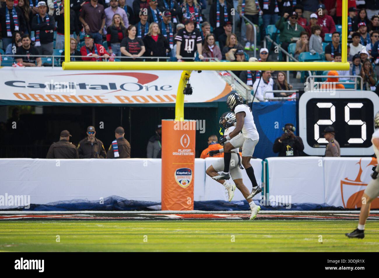 Oregon celebrates during the 2026 Capital One Orange Bowl on Thursday ...