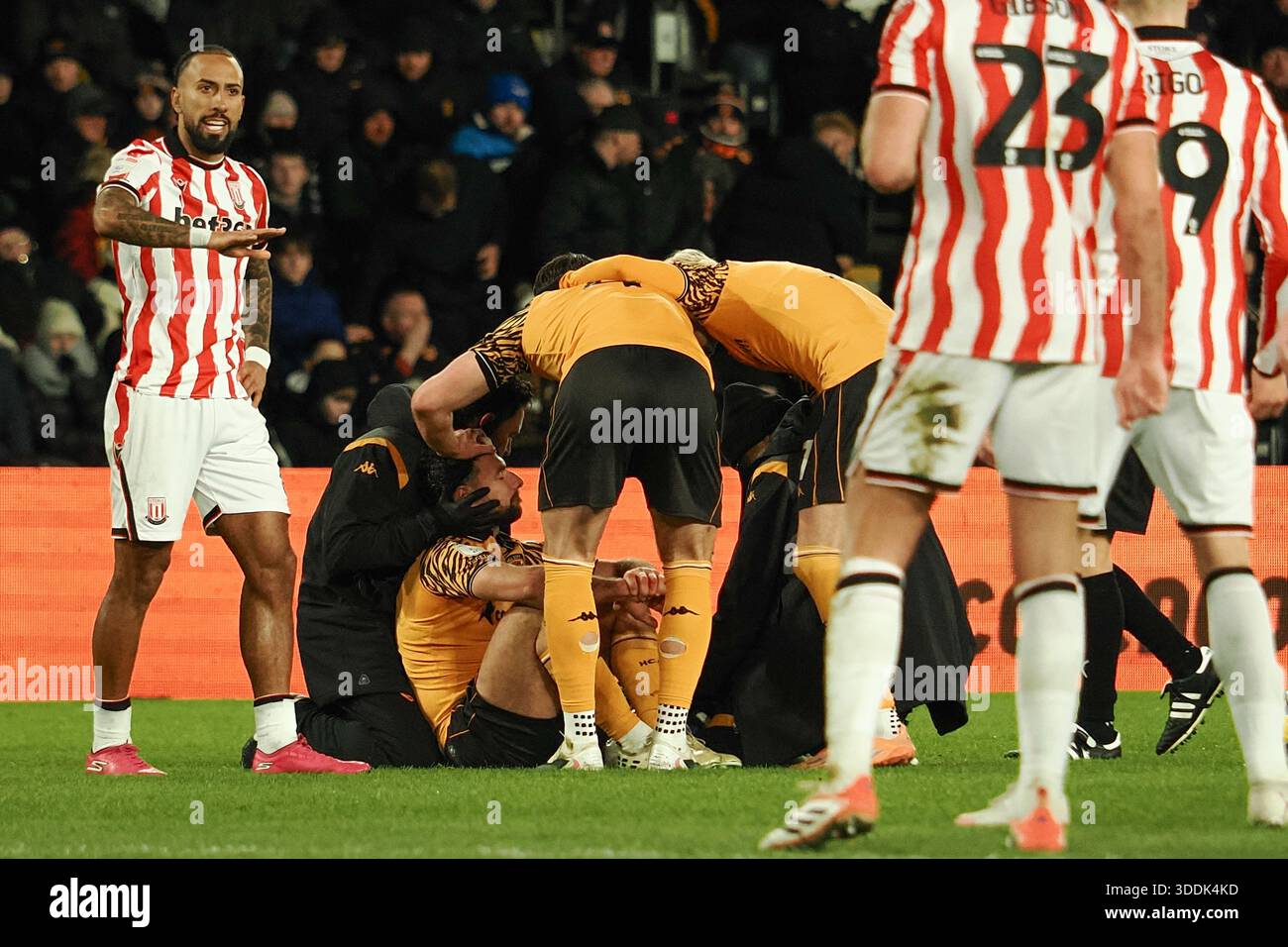 Hull, United Kingdom . 1 January, 2026. Pictured left to right, Kyle ...