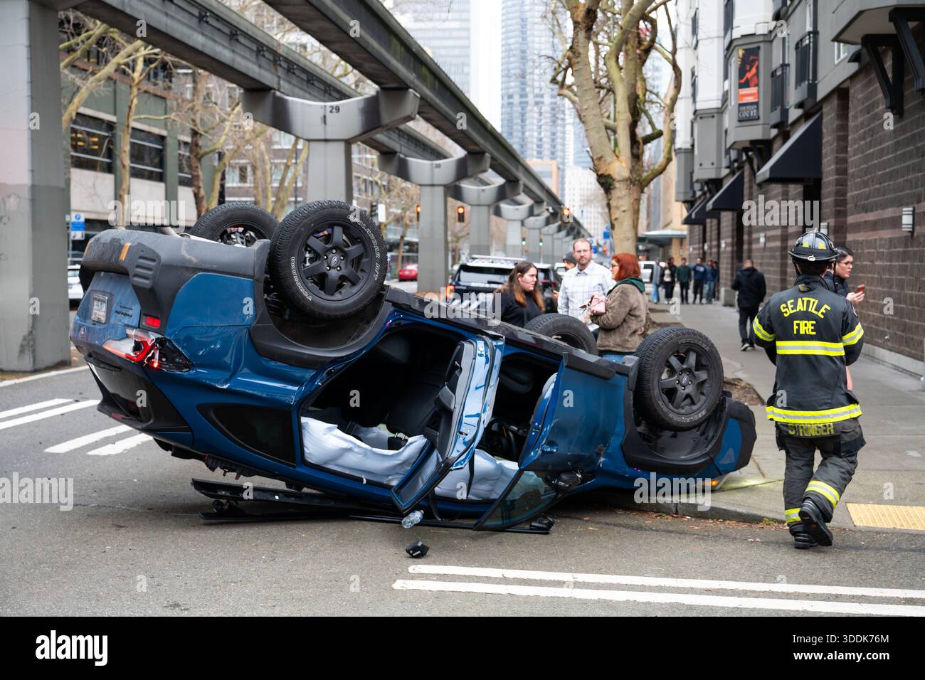 Seattle, USA. 1st Jan, 2026. Seattle auto accident 5th and Wall, no ...