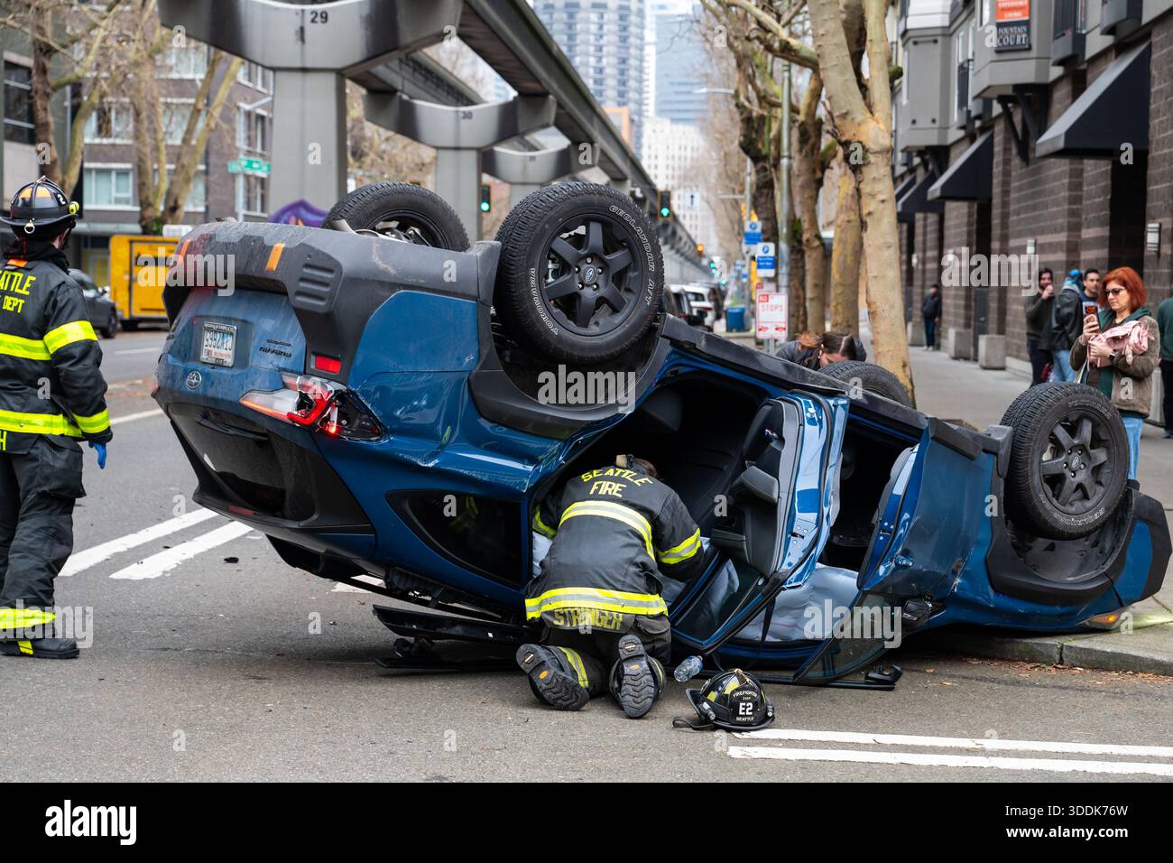 Seattle, USA. 1st Jan, 2026. Seattle auto accident 5th and Wall, no ...