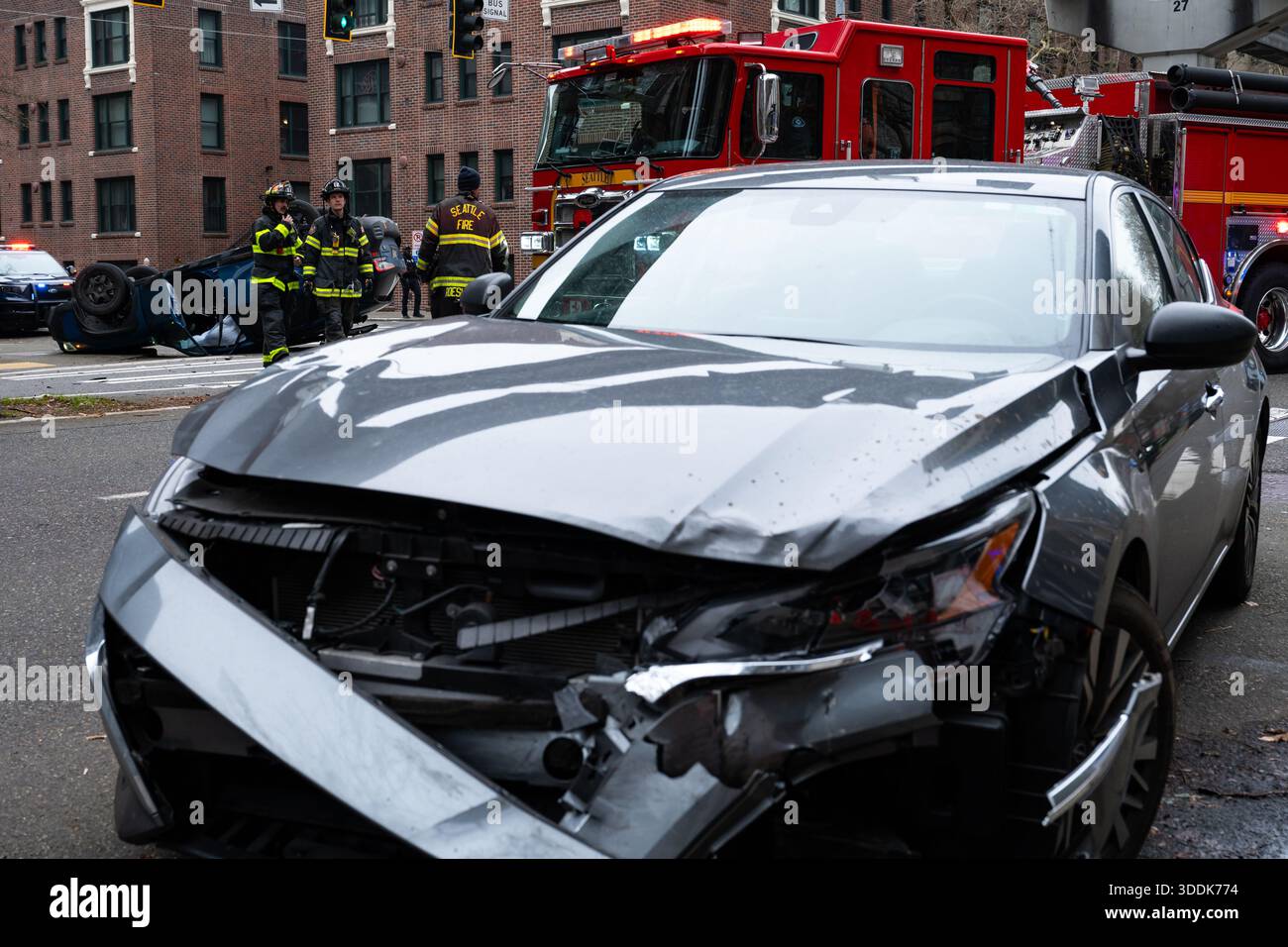 Seattle, USA. 1st Jan, 2026. Seattle auto accident 5th and Wall, no ...