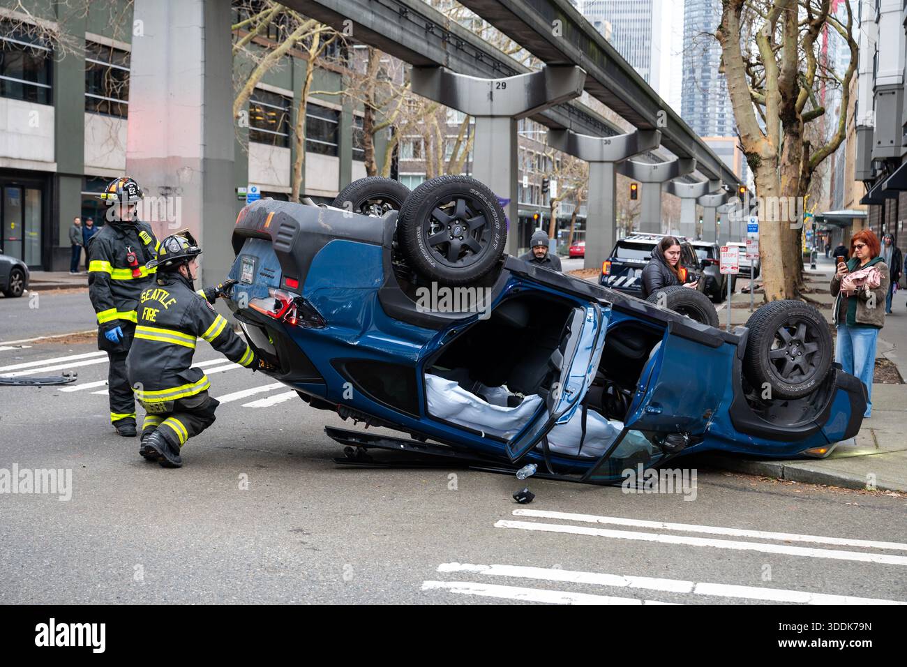 Seattle, USA. 1st Jan, 2026. Seattle auto accident 5th and Wall, no ...