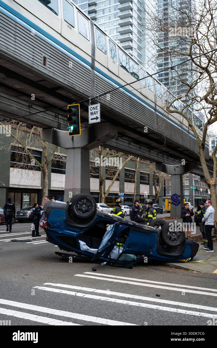 Seattle, USA. 1st Jan, 2026. Seattle auto accident 5th and Wall, no ...