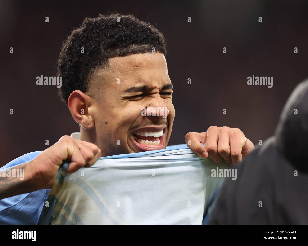 Sunderland, England, 1st January 2026. Savinho of Manchester City goes ...