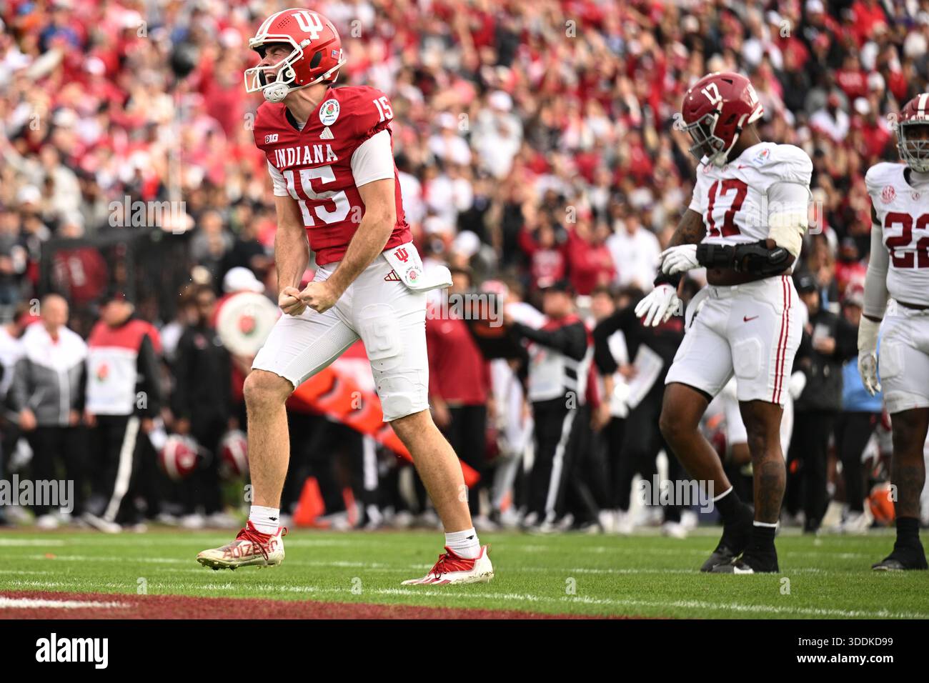 Indiana quarterback Fernando Mendoza (15) reacts after throwing a ...