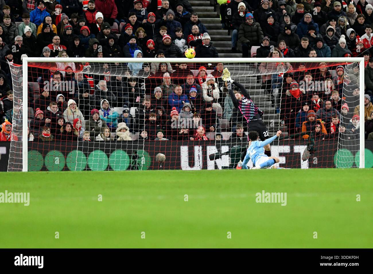 Robin Roefs of Sunderland saves point blank from Joško Gvardiol of ...