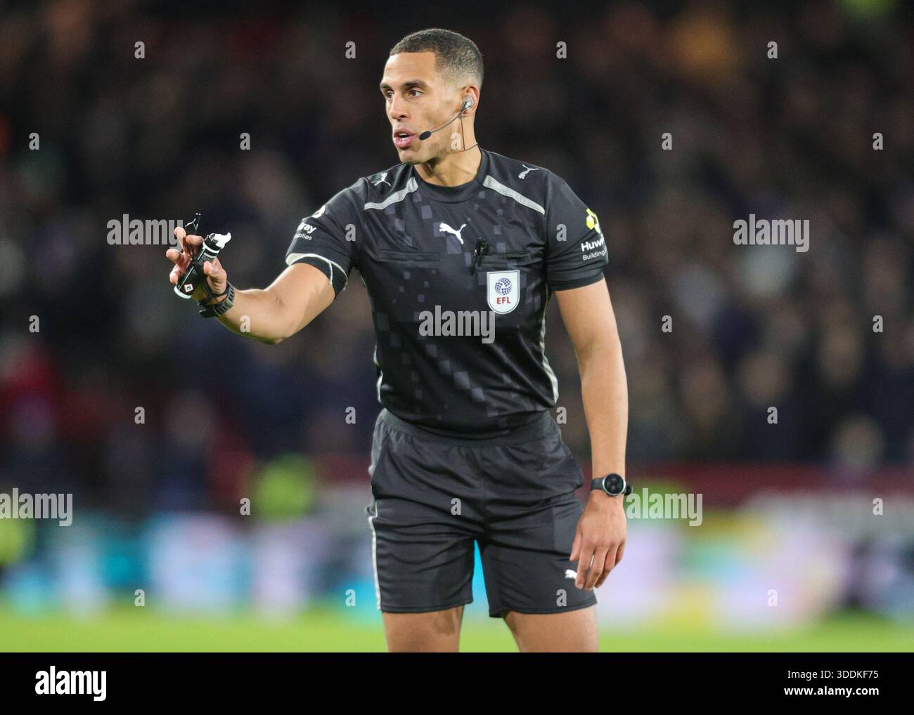 referee Farai Hallam during the Sky Bet Championship match Sheffield ...
