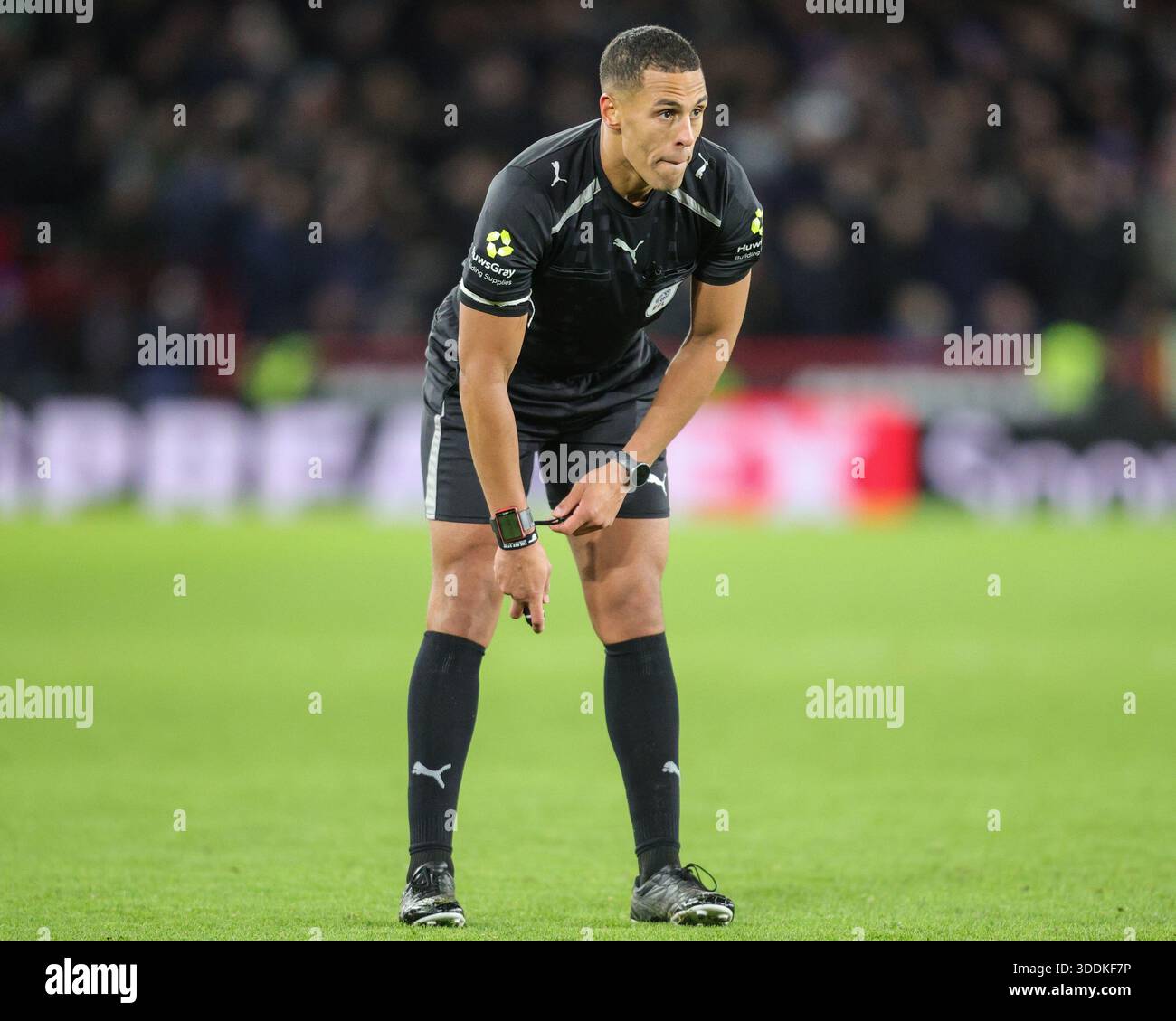 referee Farai Hallam during the Sky Bet Championship match Sheffield ...