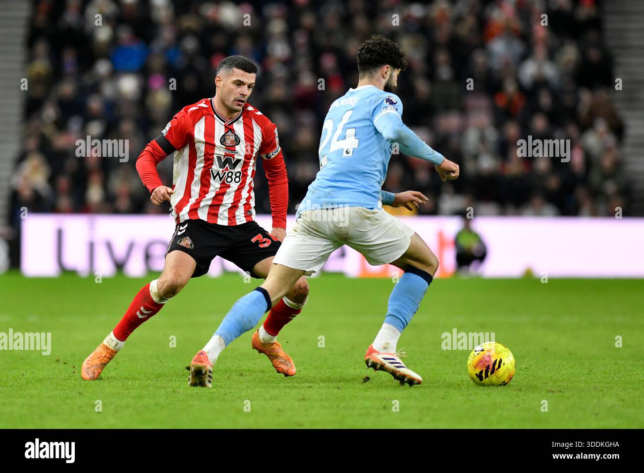 Joško Gvardiol of Manchester City and Granit Xhaka of Sunderland during ...