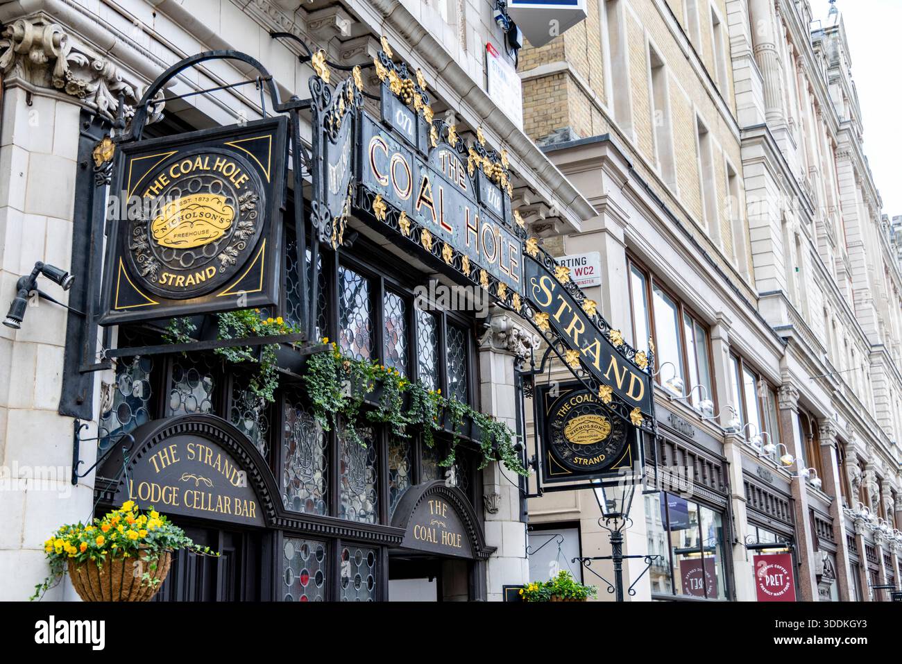 London,England,British pub the Coal Hole on the Strand, an historic ...