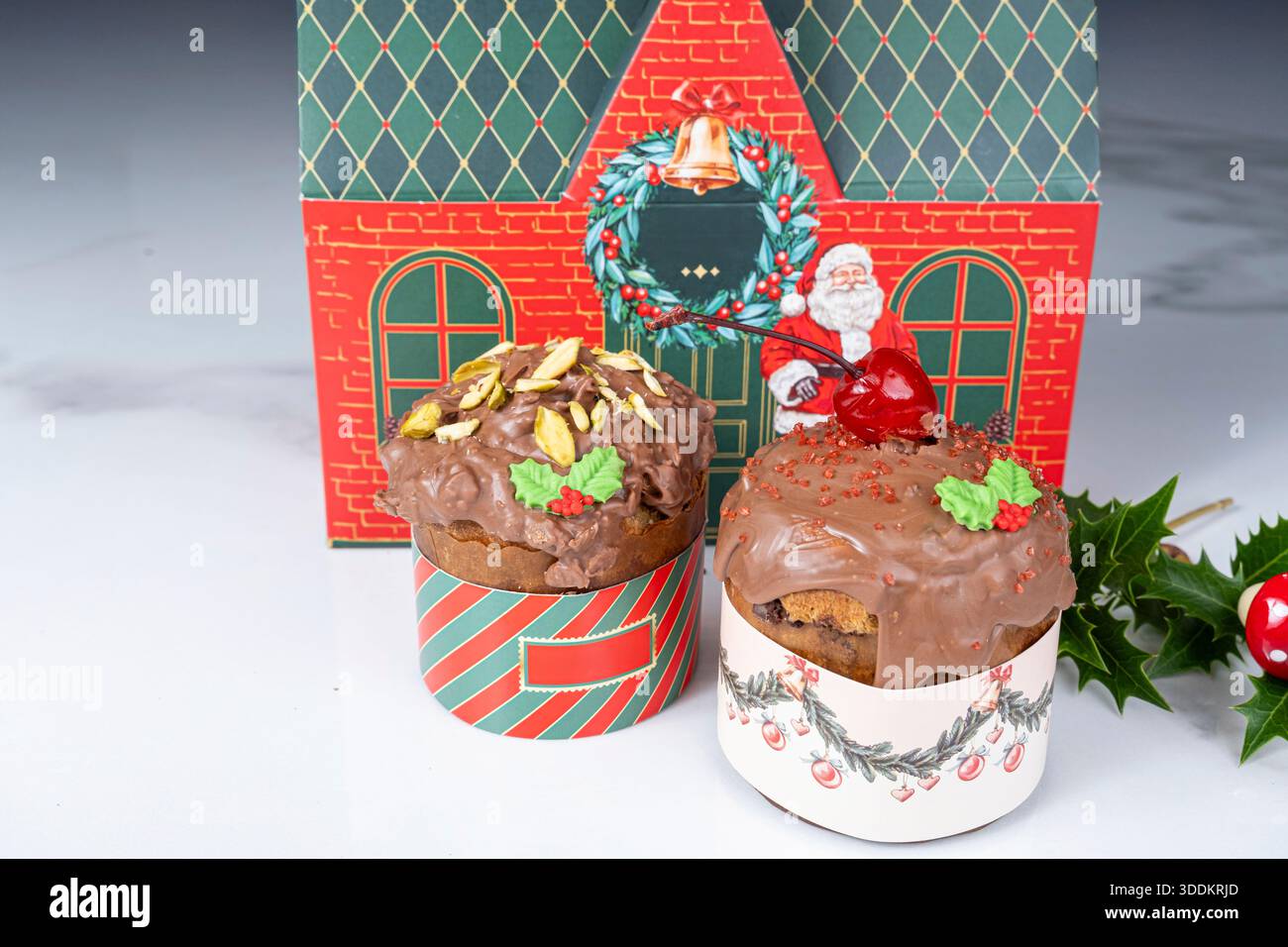 Small panettone cakes chocolate hi-res stock photography and images - Alamy