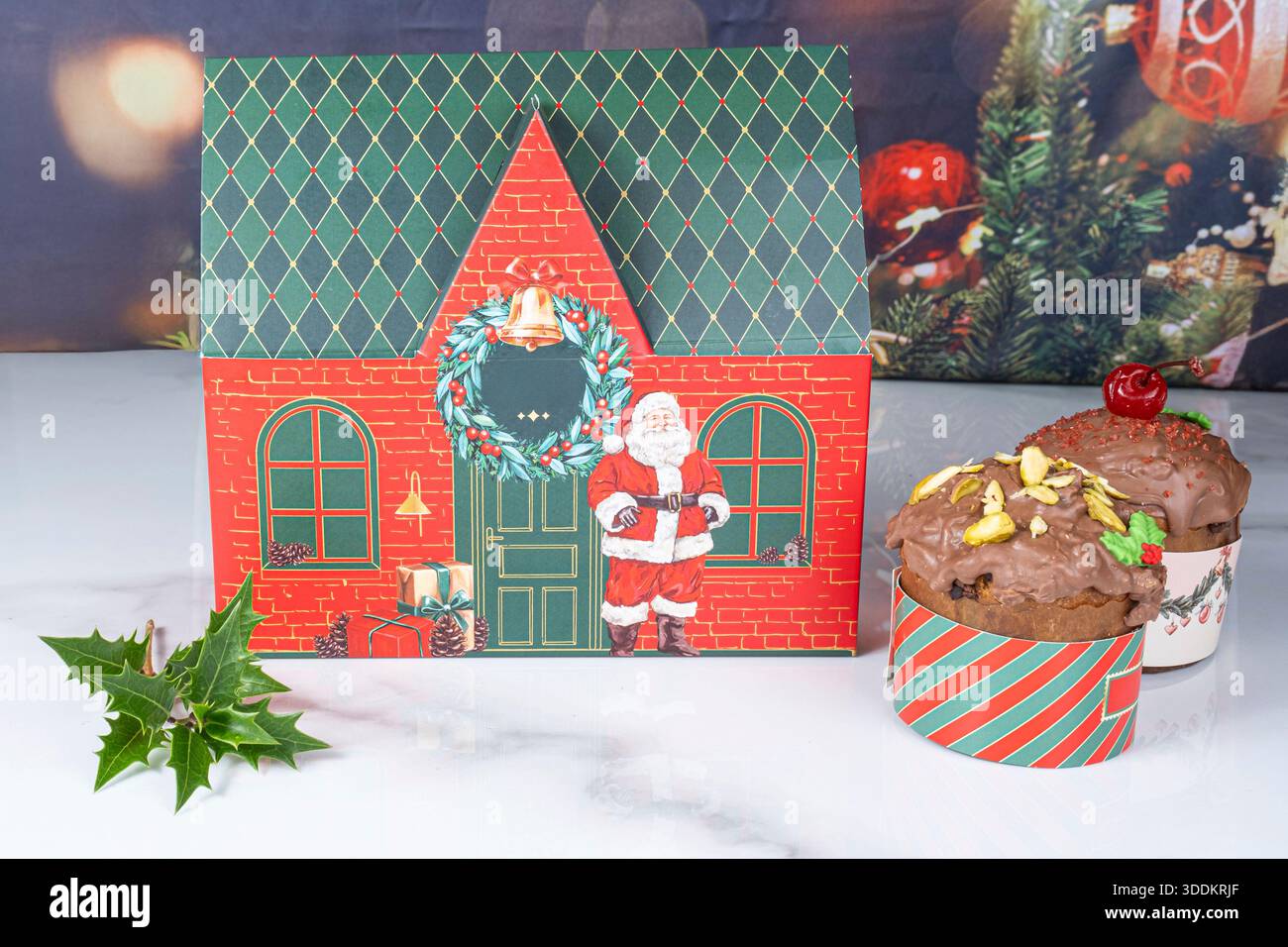 Small panettone cakes chocolate hi-res stock photography and images - Alamy