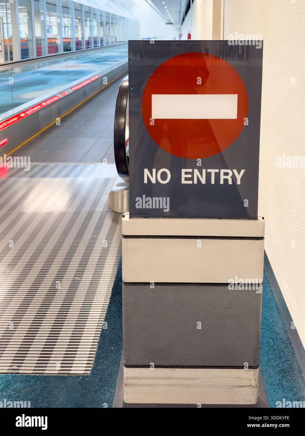 Walkway beside no entry hi-res stock photography and images - Alamy