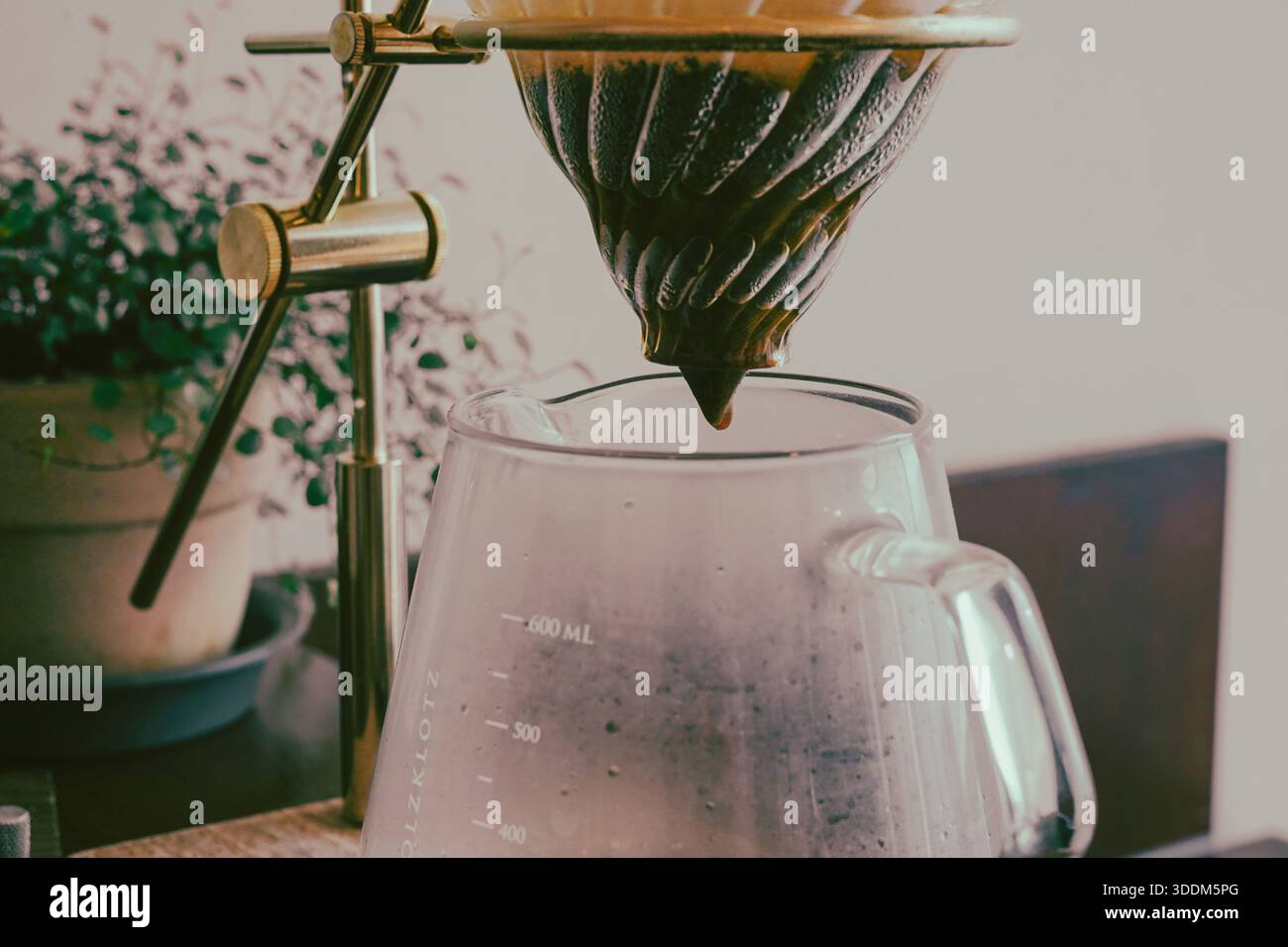 Drip coffee paper filter hi-res stock photography and images - Alamy