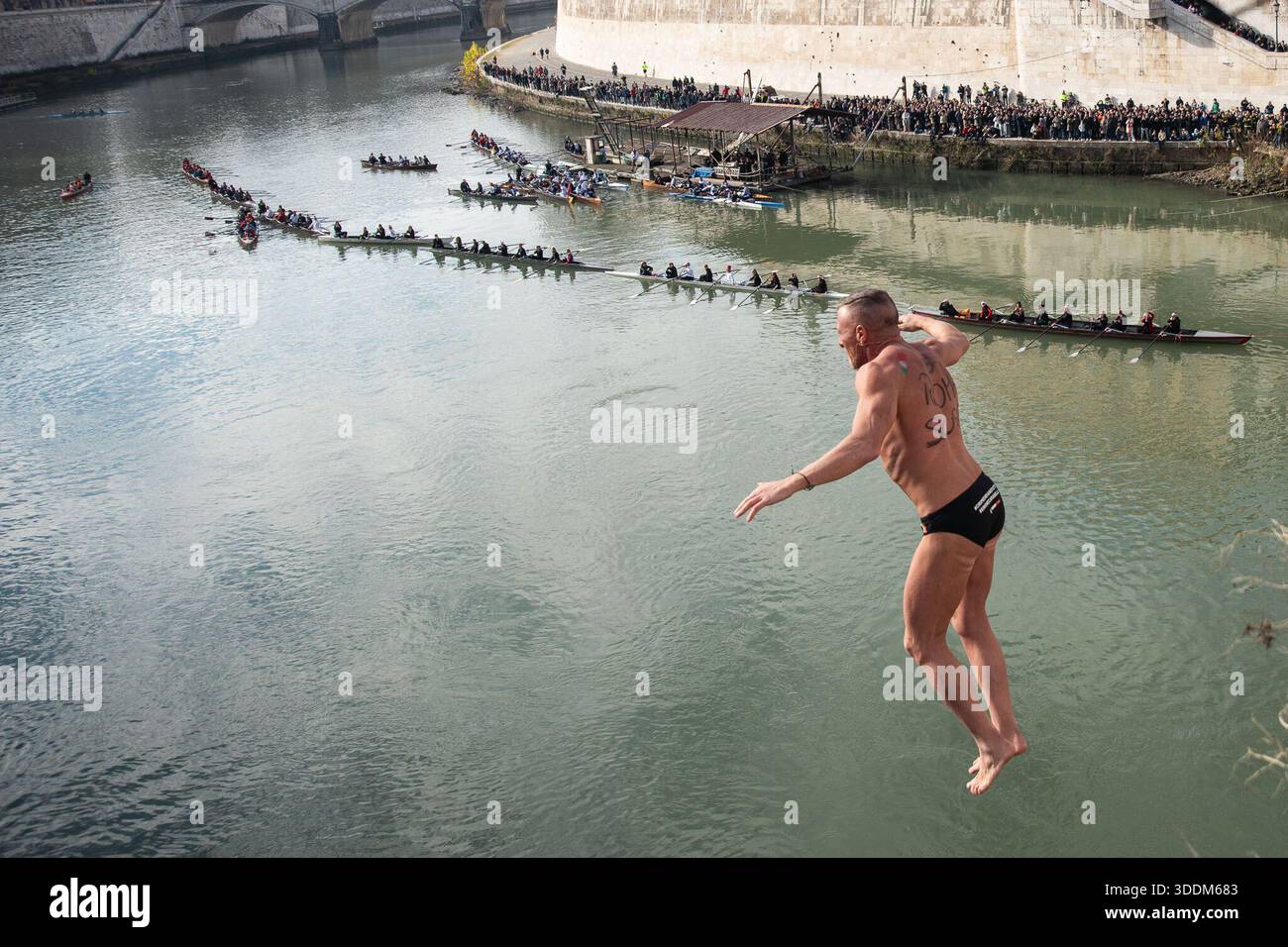 **NO WEB AND NEWSPAPERS ONLY FOR ITALY** The traditional dive into the ...