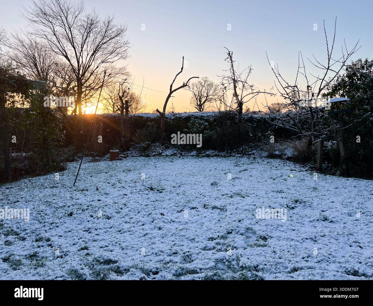 Wolverhampton, UK. January 2nd 2026. Residents in Wolverhampton wake up ...