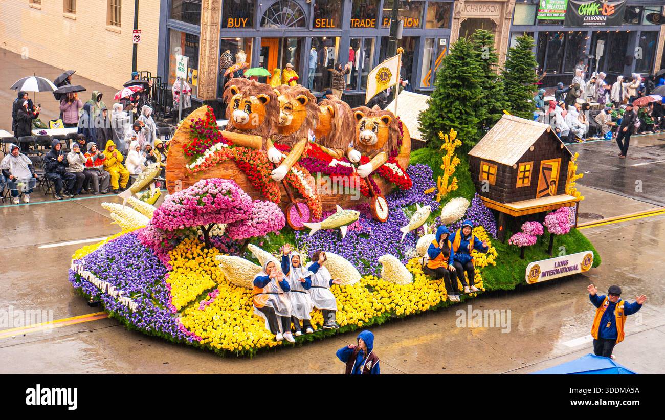 Lions international parade float hi-res stock photography and images ...