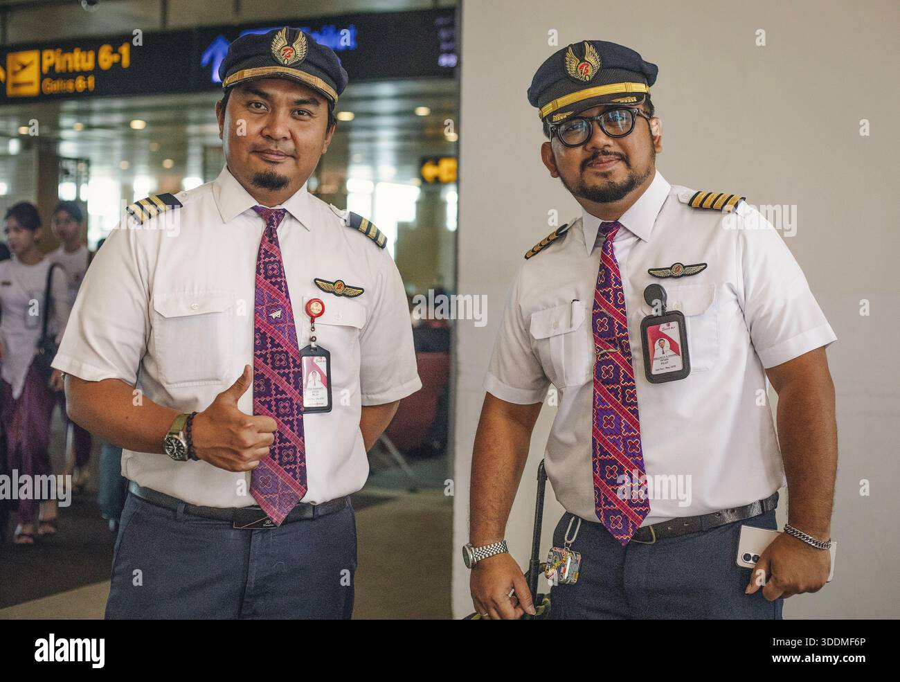Two Batik Air pilots at I Gusti Ngurah Rai International Airport Stock ...
