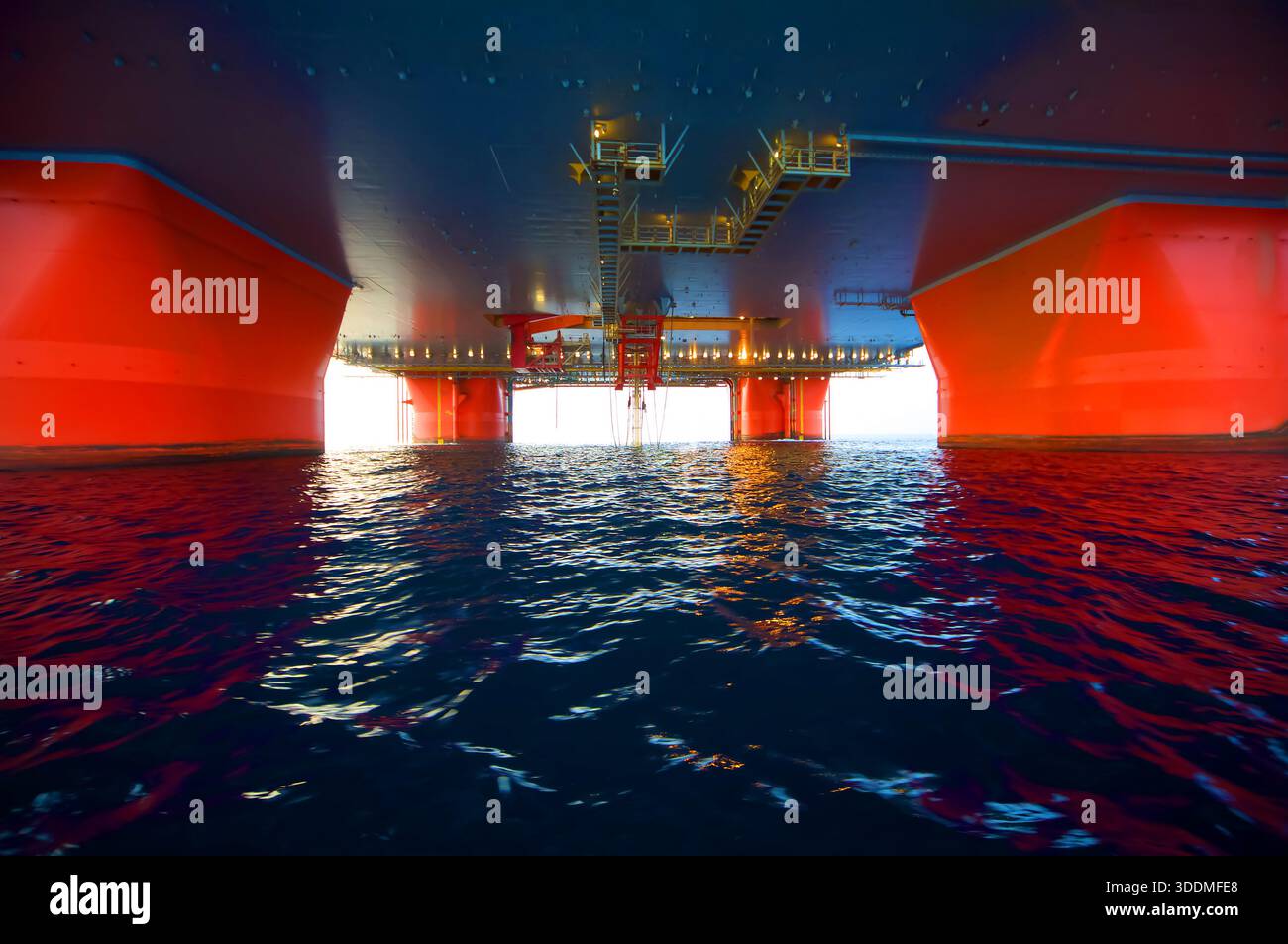 Platform level view hi-res stock photography and images - Alamy