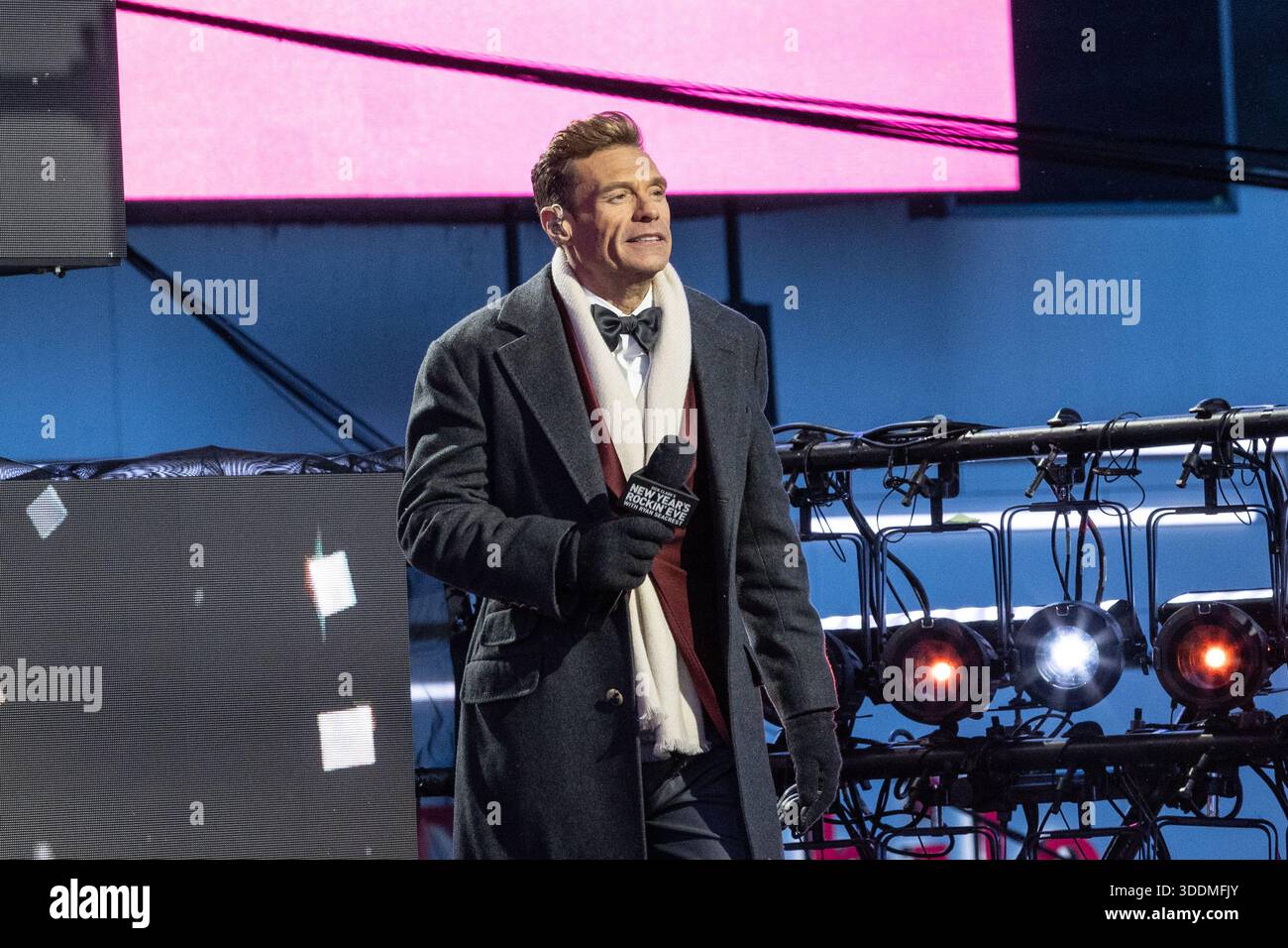 Ryan Seacrest speaks on stage on Times Square Dick Clark's New Year's ...