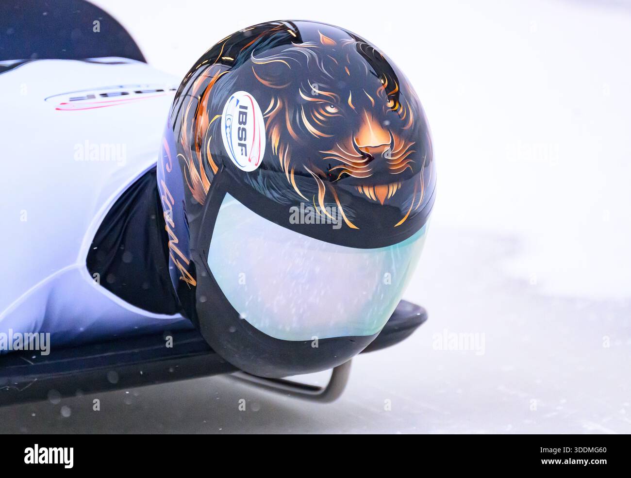02 January 2026, North Rhine-Westphalia, Winterberg: Skeleton: World Cup, men's single, 1st run ...