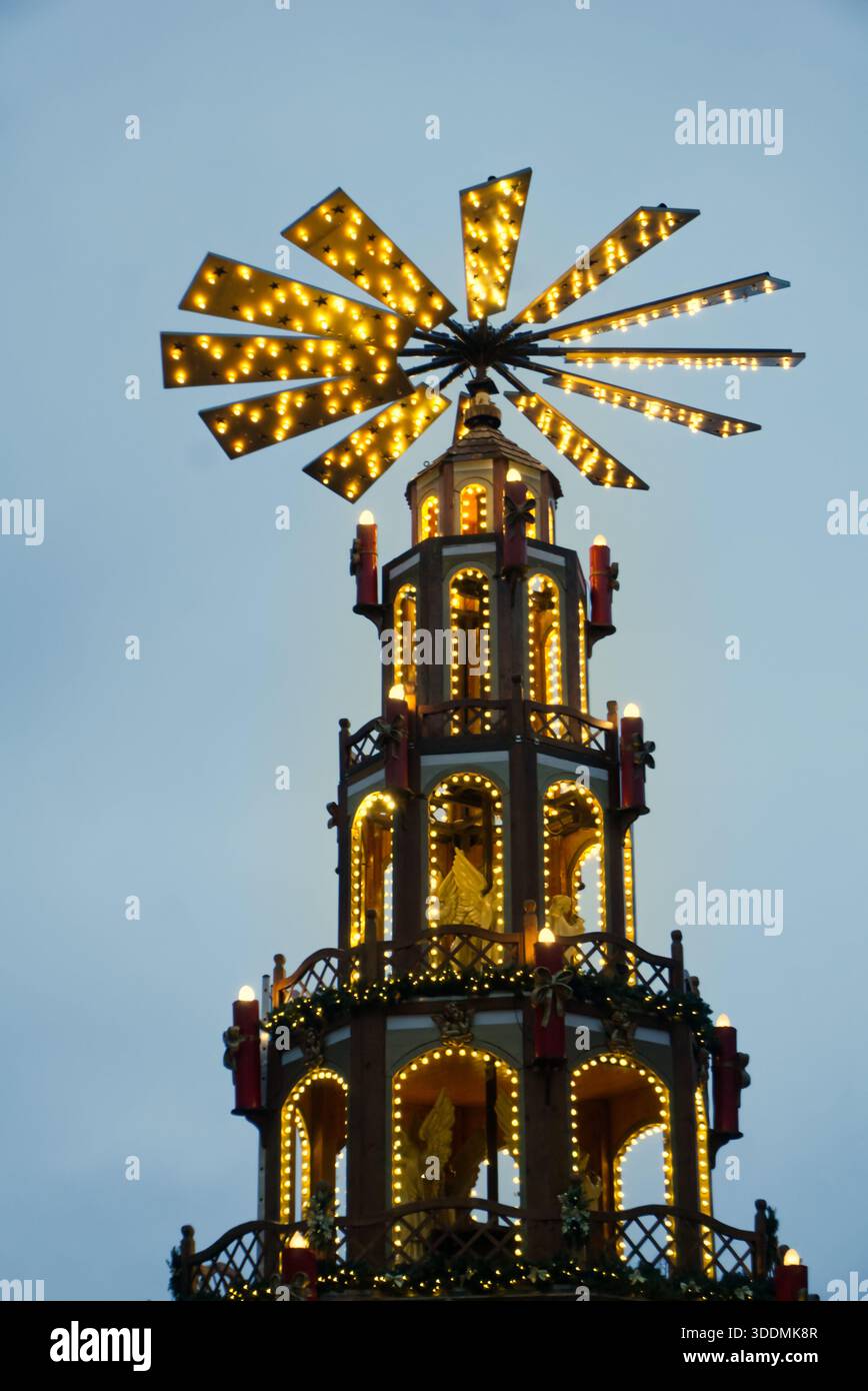 Pyramid on market square hi-res stock photography and images - Alamy