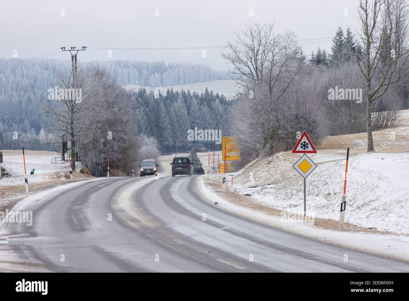 02 January 2026, Baden-Württemberg, St. Märgen: A traffic sign stands ...